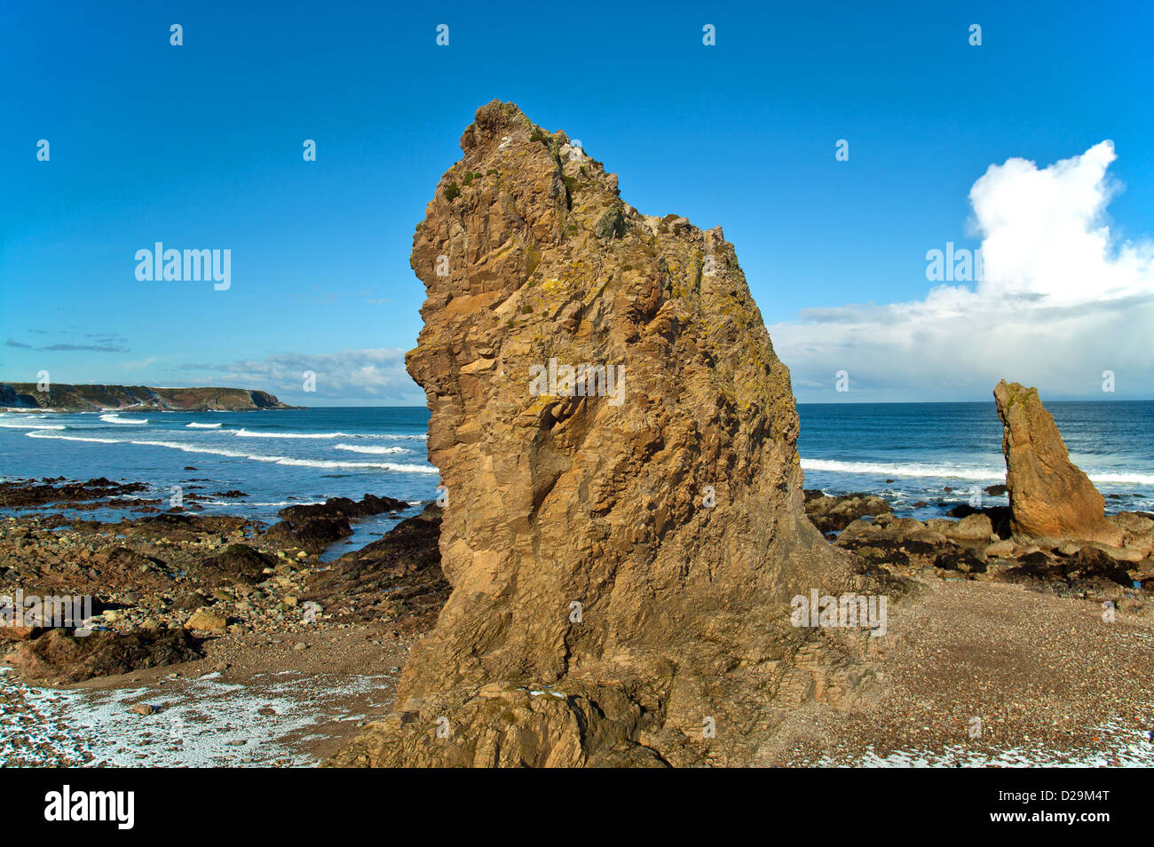 JAGGED SANDSTONE ROCKS ON CULLEN BAY BEACH BANFFSHIRE NORTH EAST ...