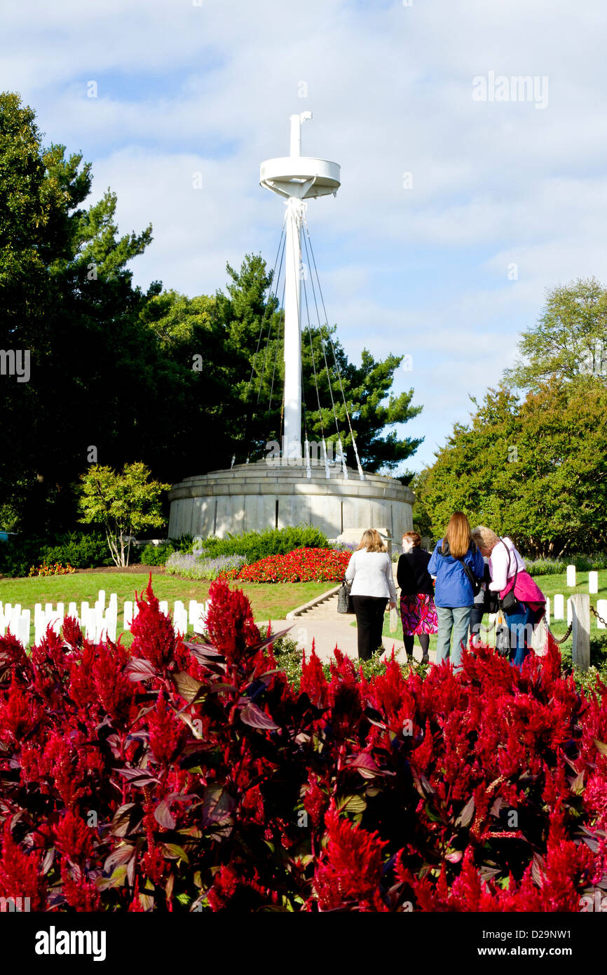 Mast of uss maine hi-res stock photography and images - Alamy