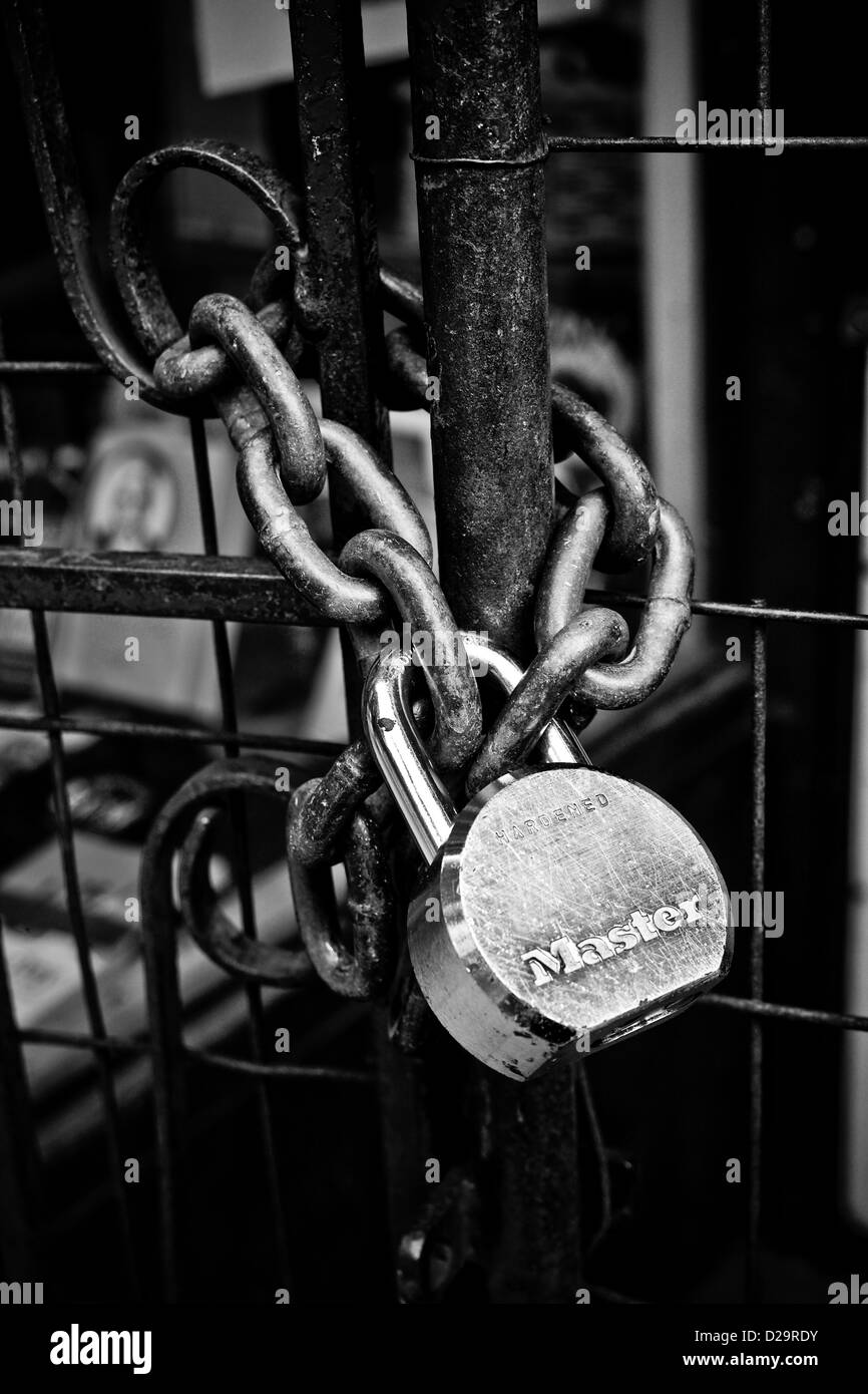 Locked secure key lock hi-res stock photography and images - Alamy