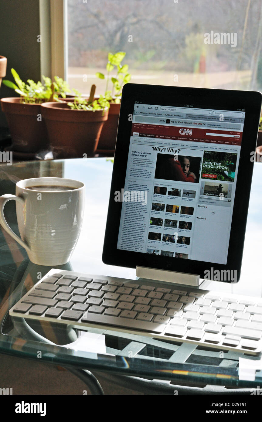 Coffee shown outside hi-res stock photography and images - Alamy