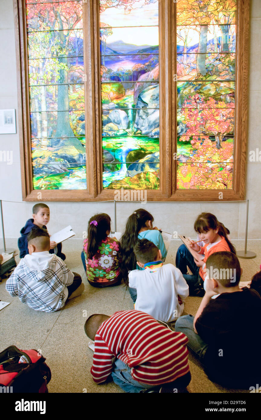 Children class trip museum hi-res stock photography and images - Alamy