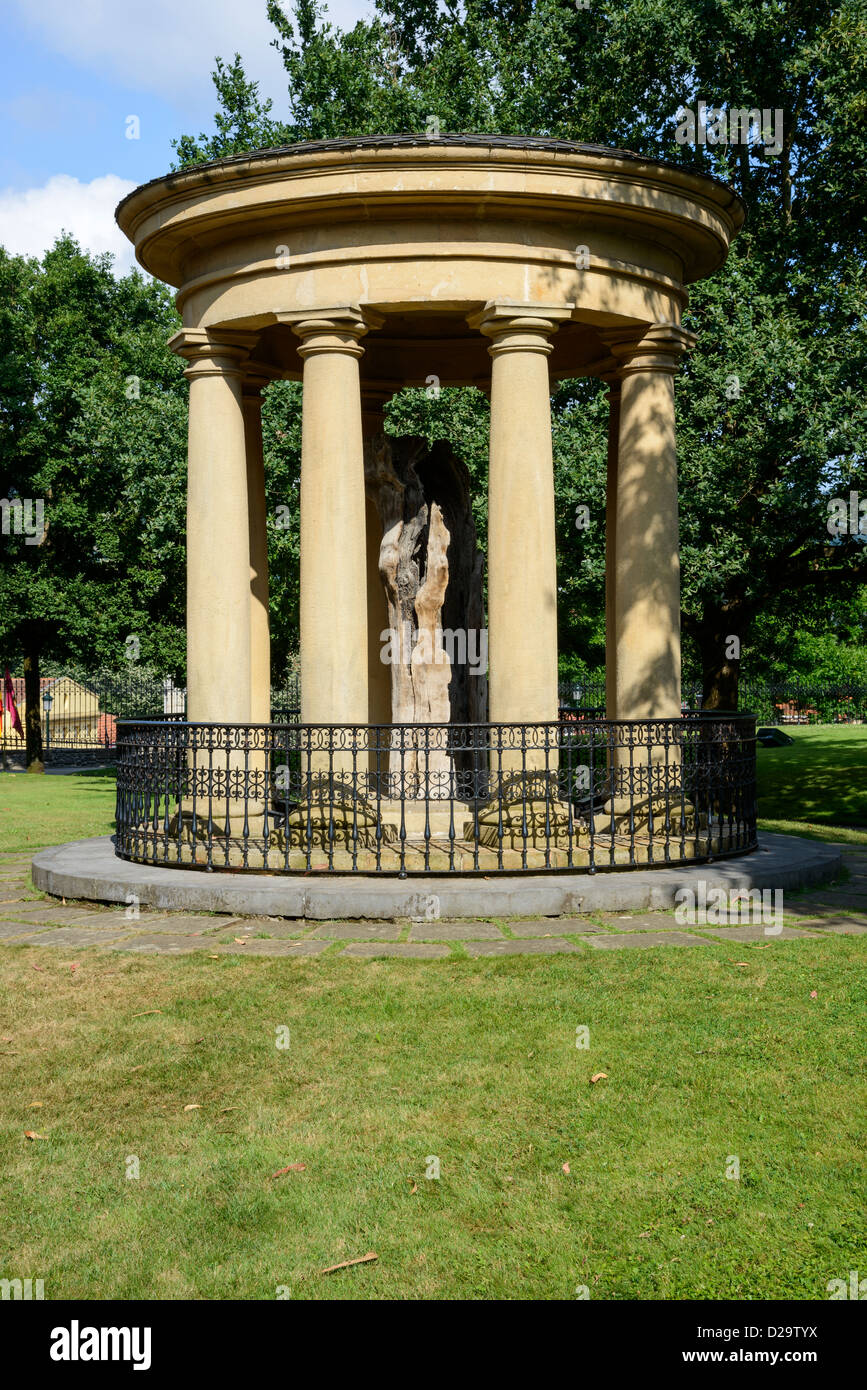 Gernika tree, famous commemorative symbol in Gernica, Pais Basque ...