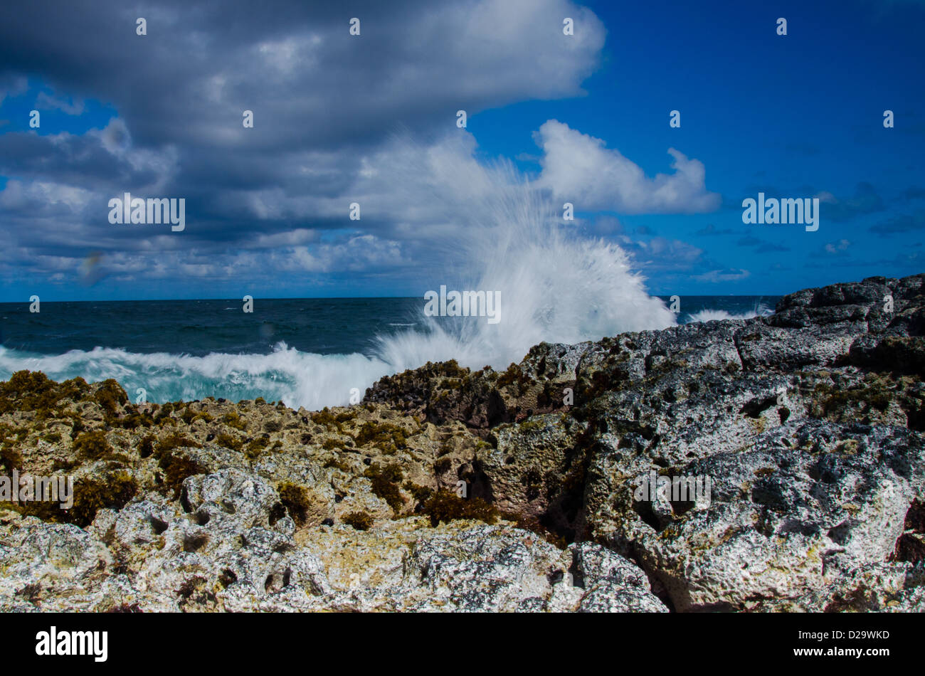 Angry waves hi-res stock photography and images - Alamy