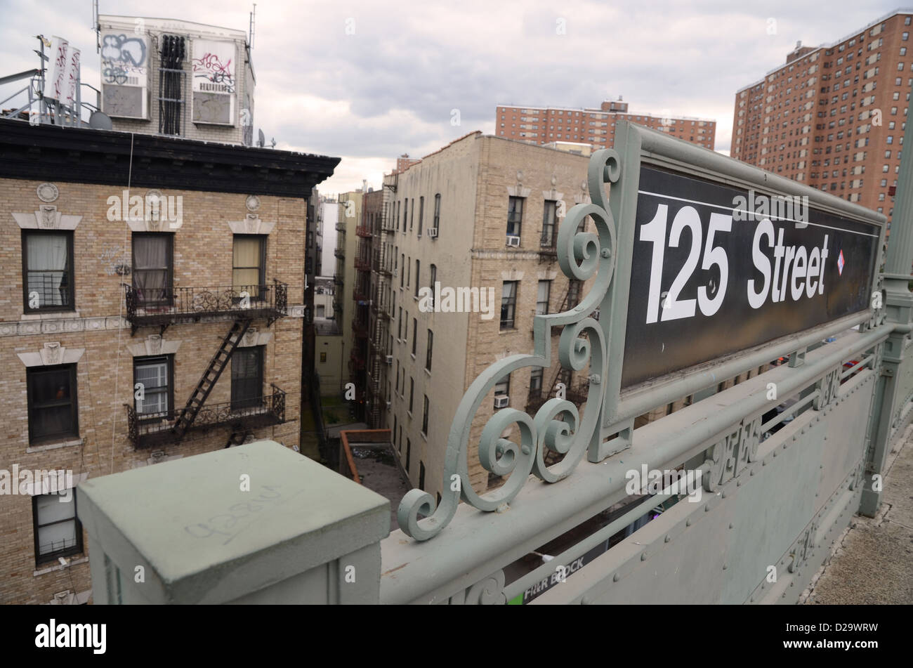 125 street station hi-res stock photography and images - Alamy
