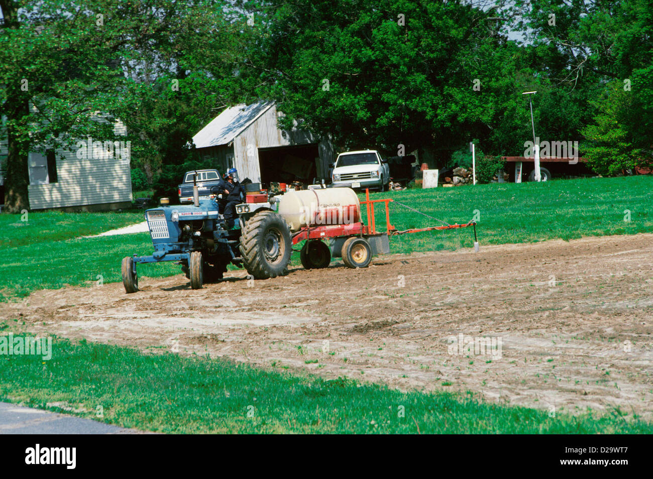 Applying fertilizer agriculture irrigation fertilization hi-res stock ...