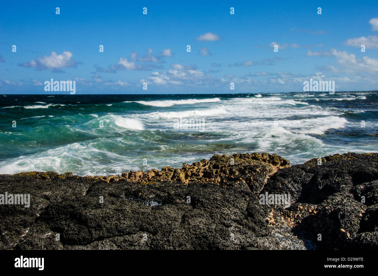 Waves rock dangerous sea cliffs hi-res stock photography and images - Alamy