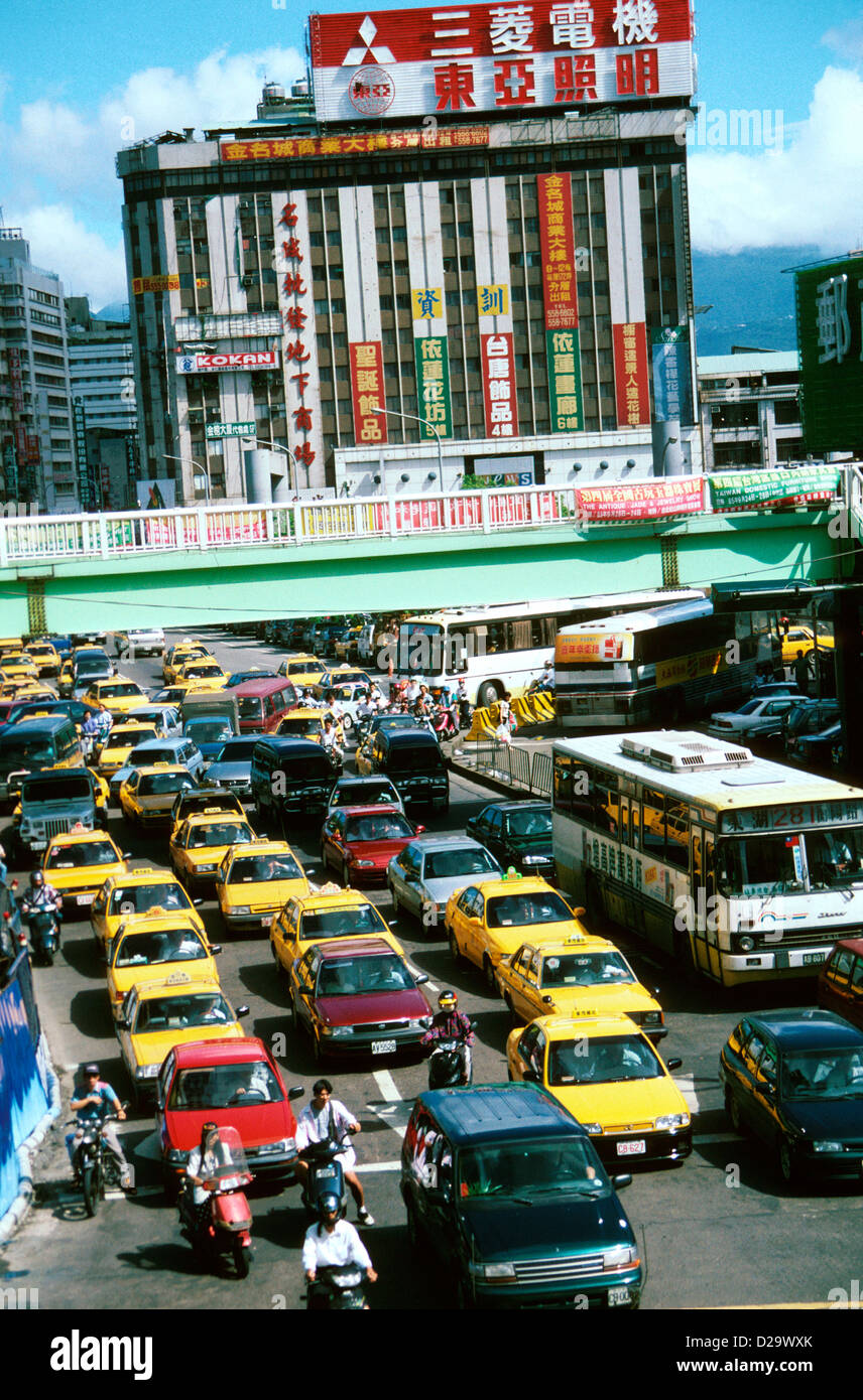 Taiwan, Taipei. Downtown Traffic Stock Photo - Alamy