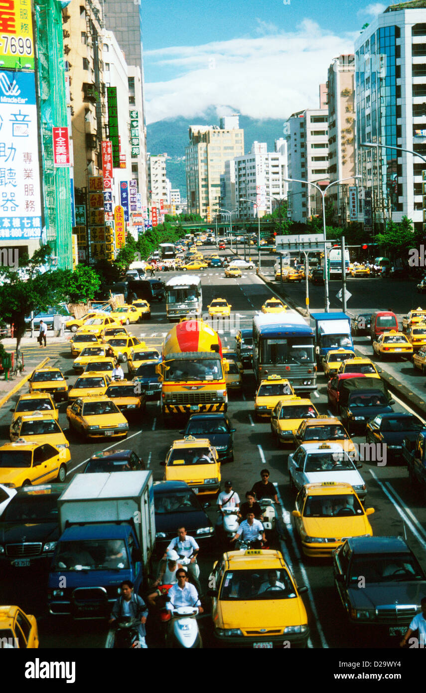 Taiwan, Taipei. Downtown Traffic Stock Photo - Alamy