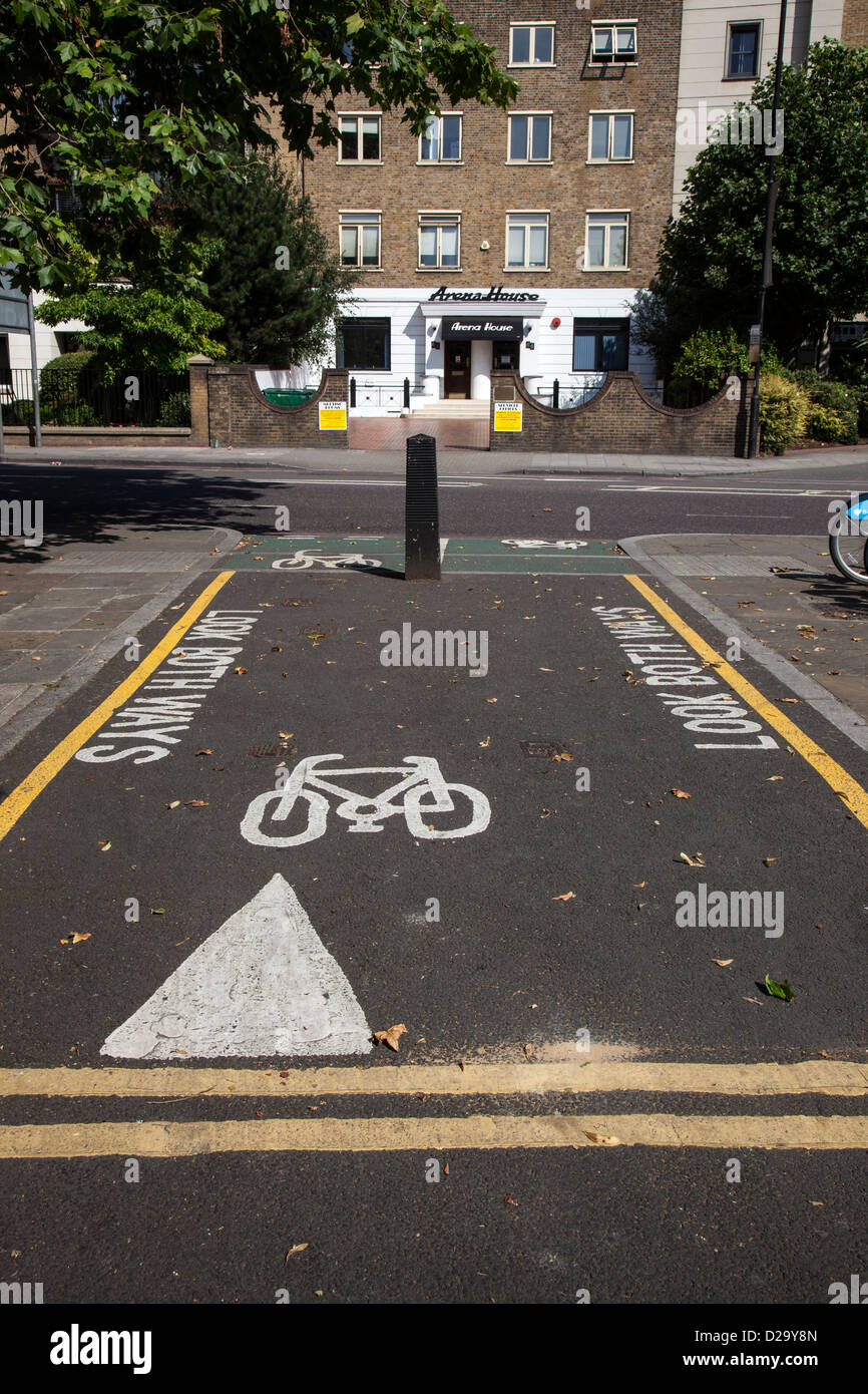 Urban london hi-res stock photography and images - Alamy