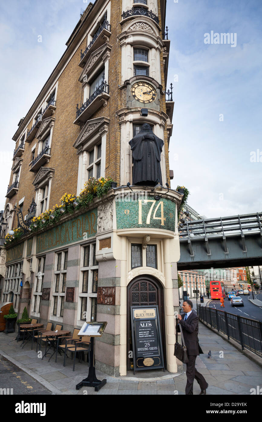 The blackfriar pub london hi-res stock photography and images - Alamy