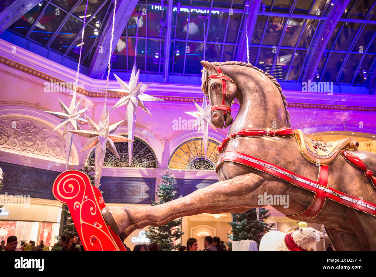 The magical holiday seasonal display at the Bellagio Conservatory and ...
