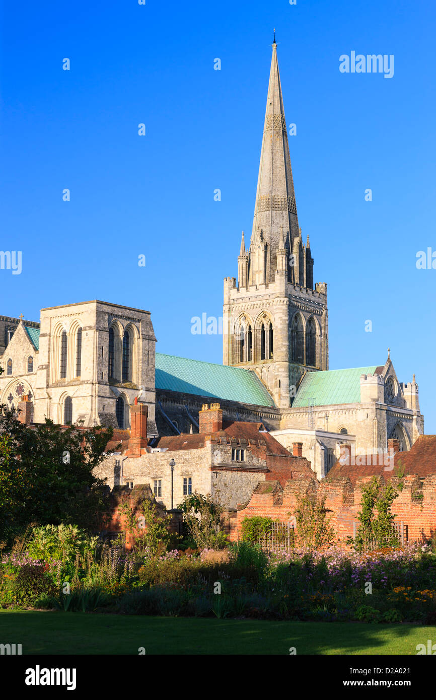 Chichester cathedral hi-res stock photography and images - Alamy