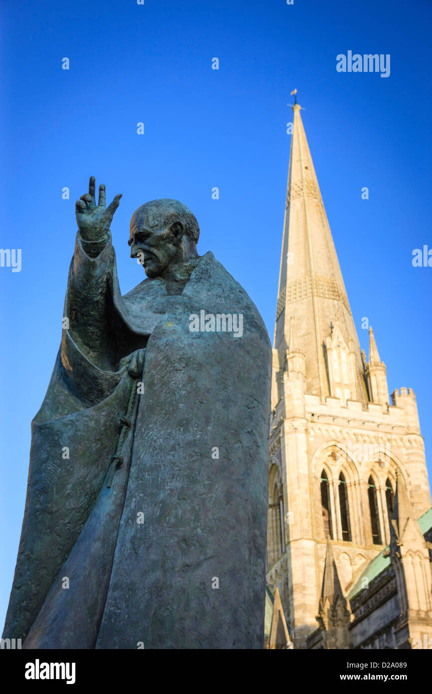 Statue of St Richard Chichester Cathedral Chichester West Sussex ...