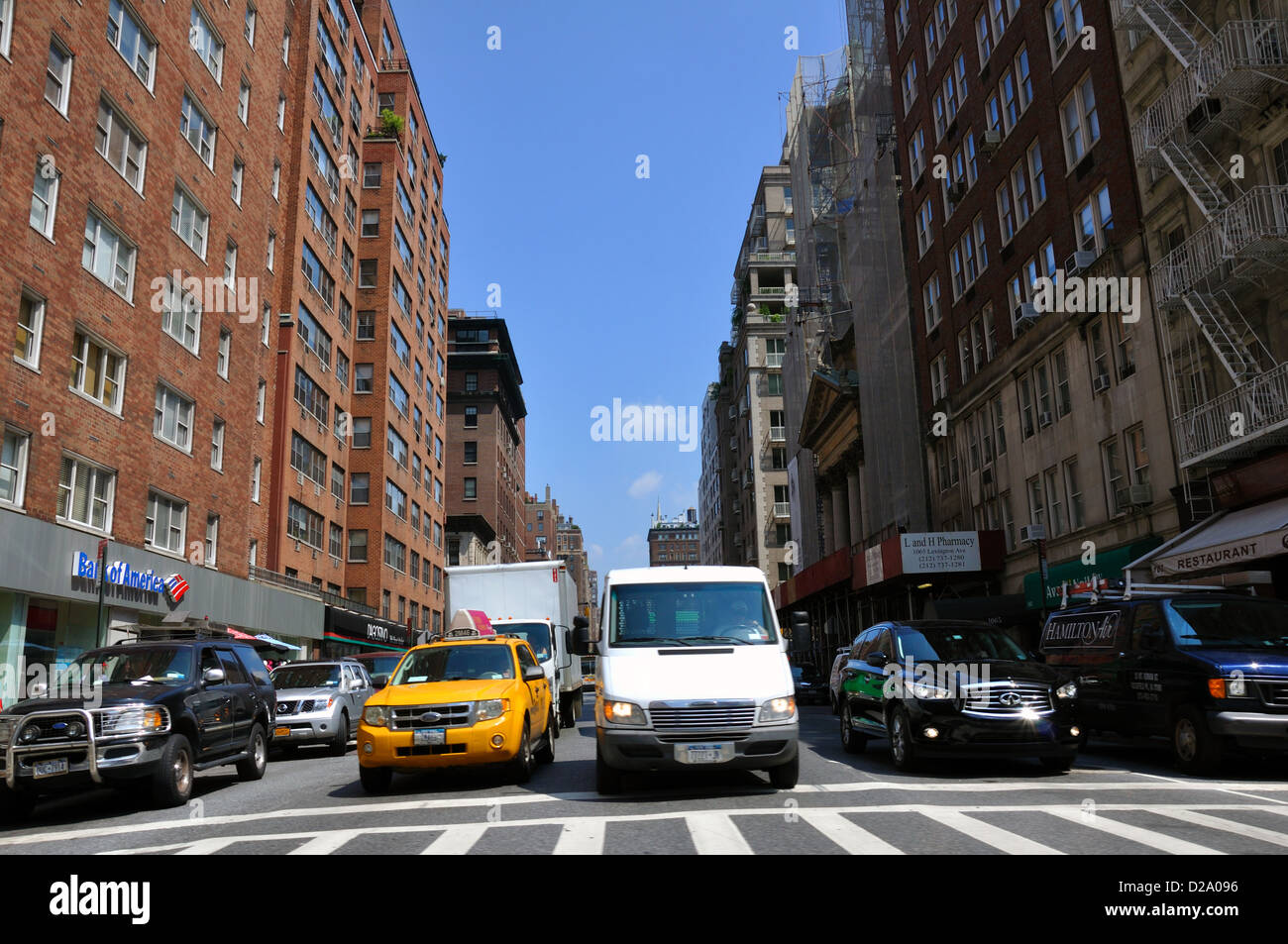 New york green light cross hi-res stock photography and images - Alamy