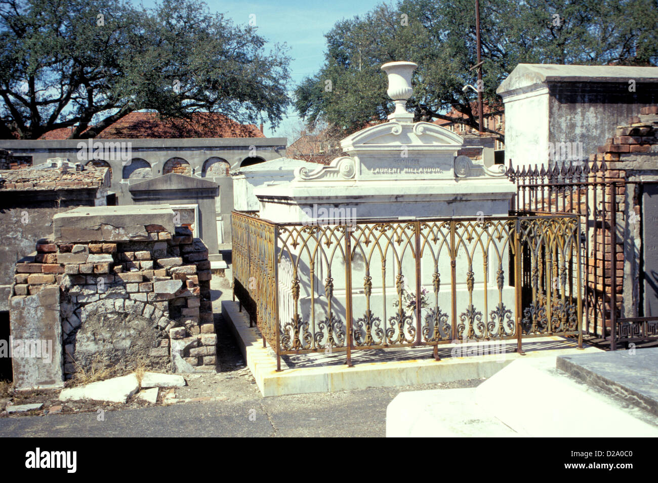 New orleans cemeteries hi-res stock photography and images - Alamy