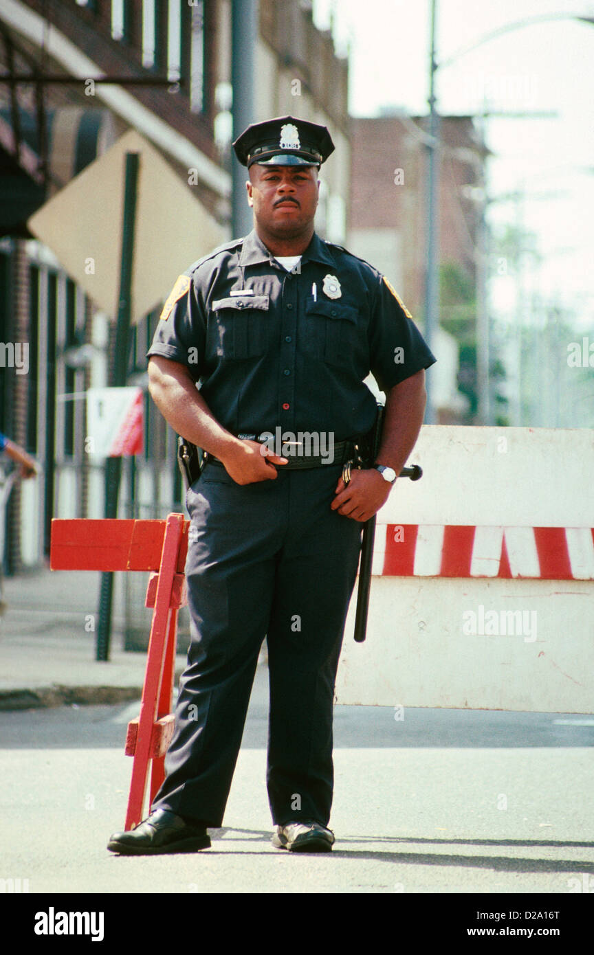 Connecticut, South Norwalk. Police Officer Stock Photo - Alamy