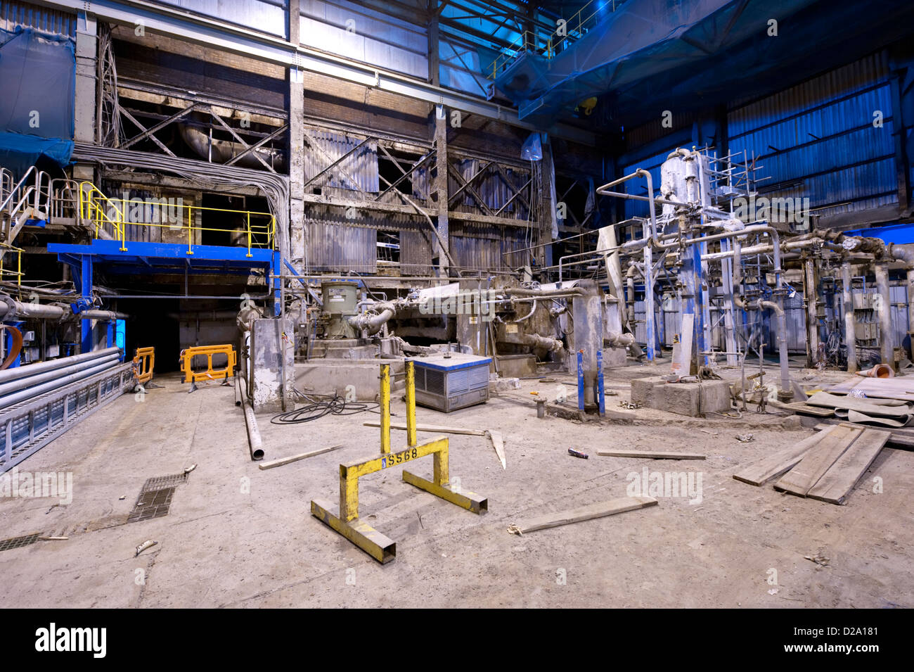 Disused dirty factory interior abandoned Stock Photo - Alamy