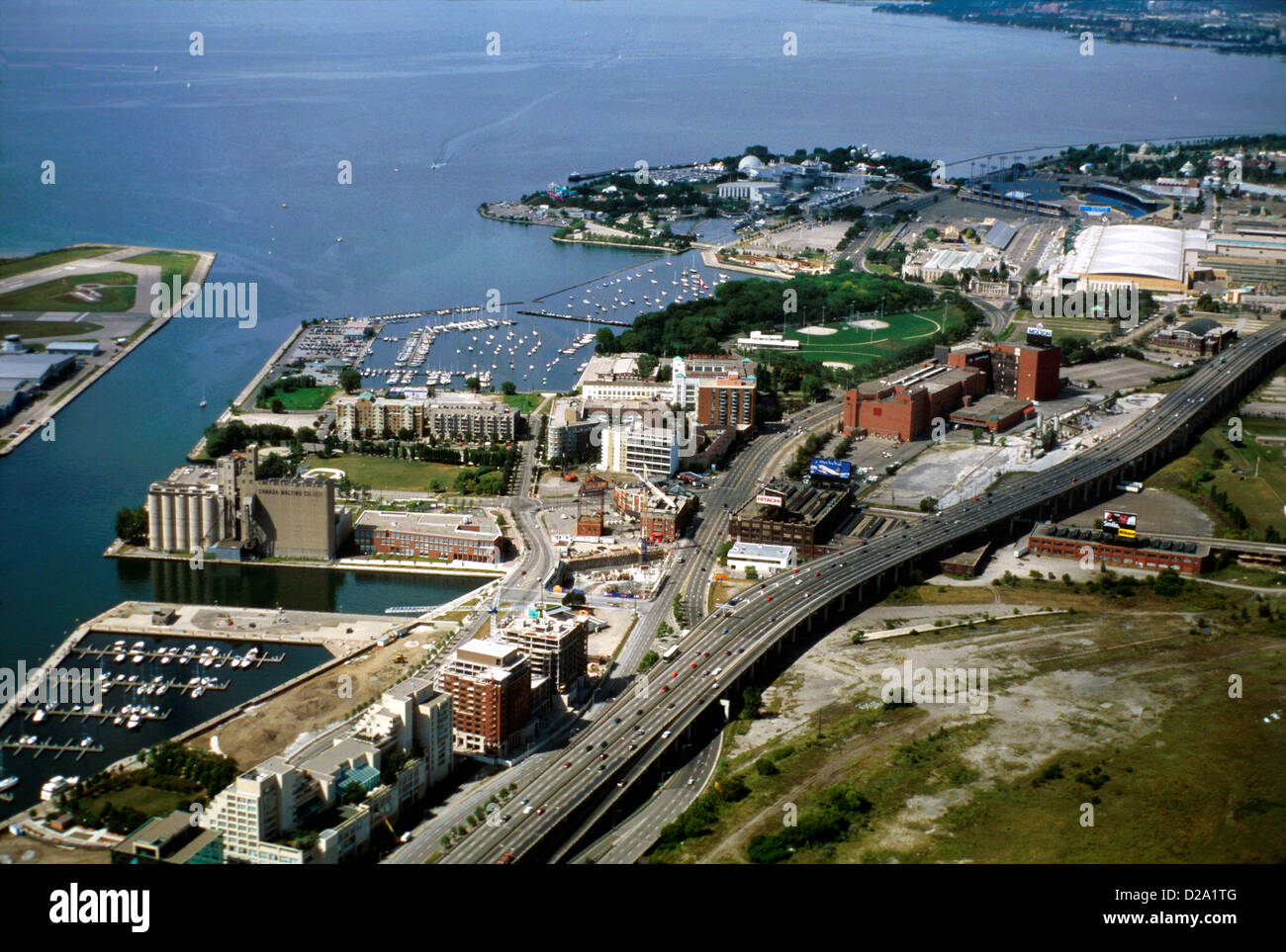 Toronto toronto harbor west hi-res stock photography and images - Alamy