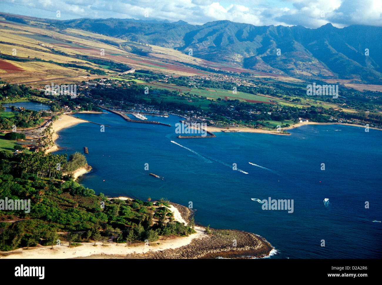 Hawaii oahu haleiwa harbor town mt kaala in hi-res stock photography ...