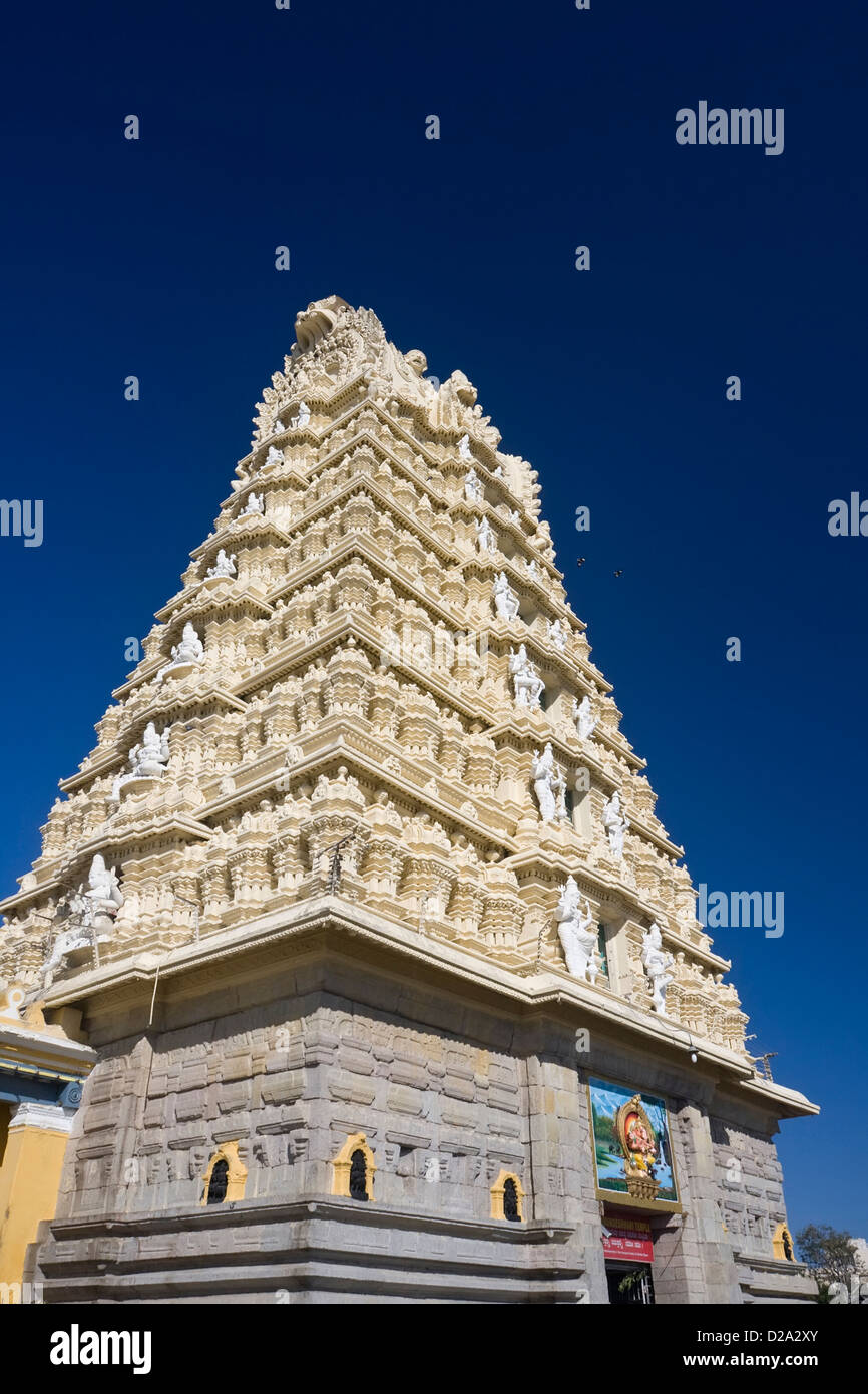 Chamundeshwari temple hi-res stock photography and images - Alamy