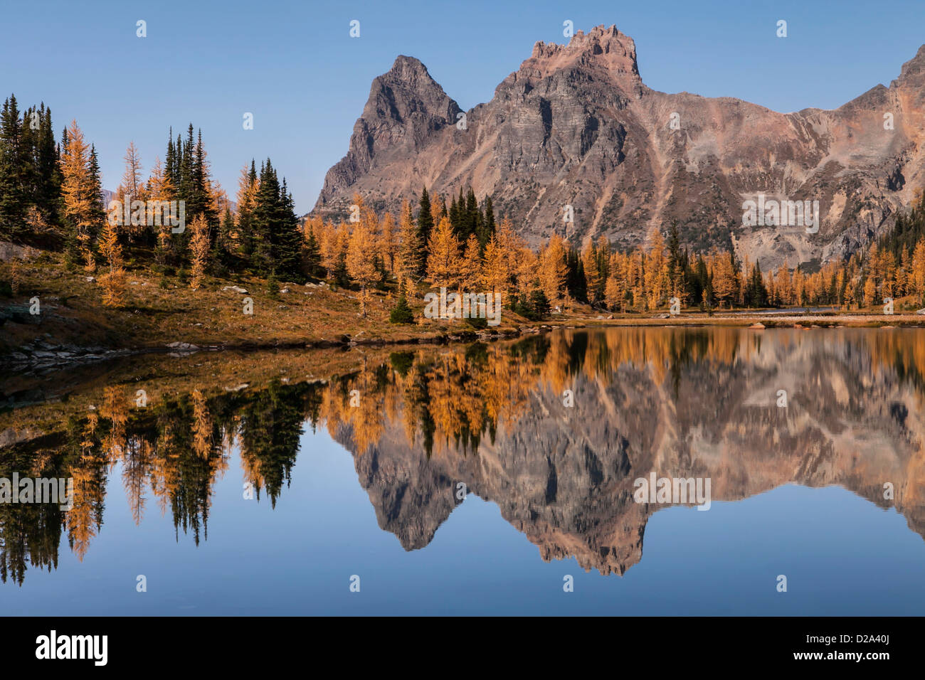 Opabin lake hi-res stock photography and images - Alamy