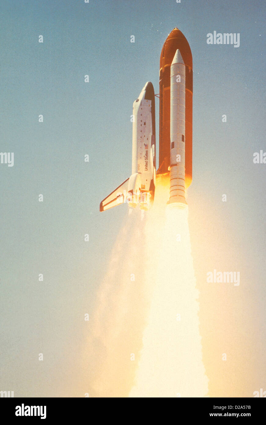 Space shuttle challenger hi-res stock photography and images - Alamy