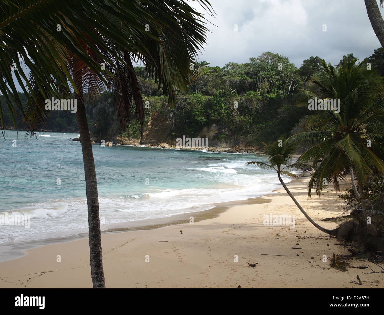 Waves in a lonely bay in Caribbean sea Stock Photo - Alamy