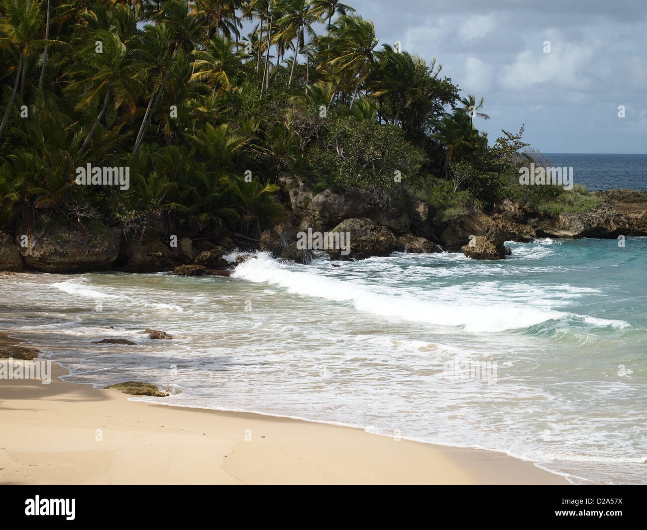 Closeup shot foam waves hi-res stock photography and images - Alamy