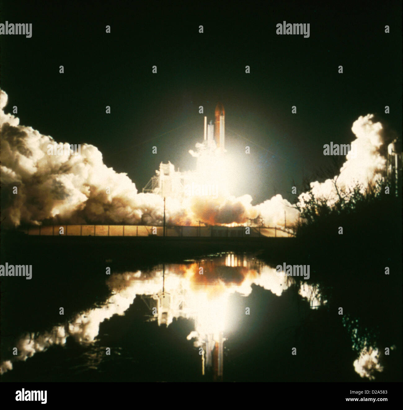 Rocket Launches Space Shuttle Columbia, 1/12/86 Stock Photo - Alamy