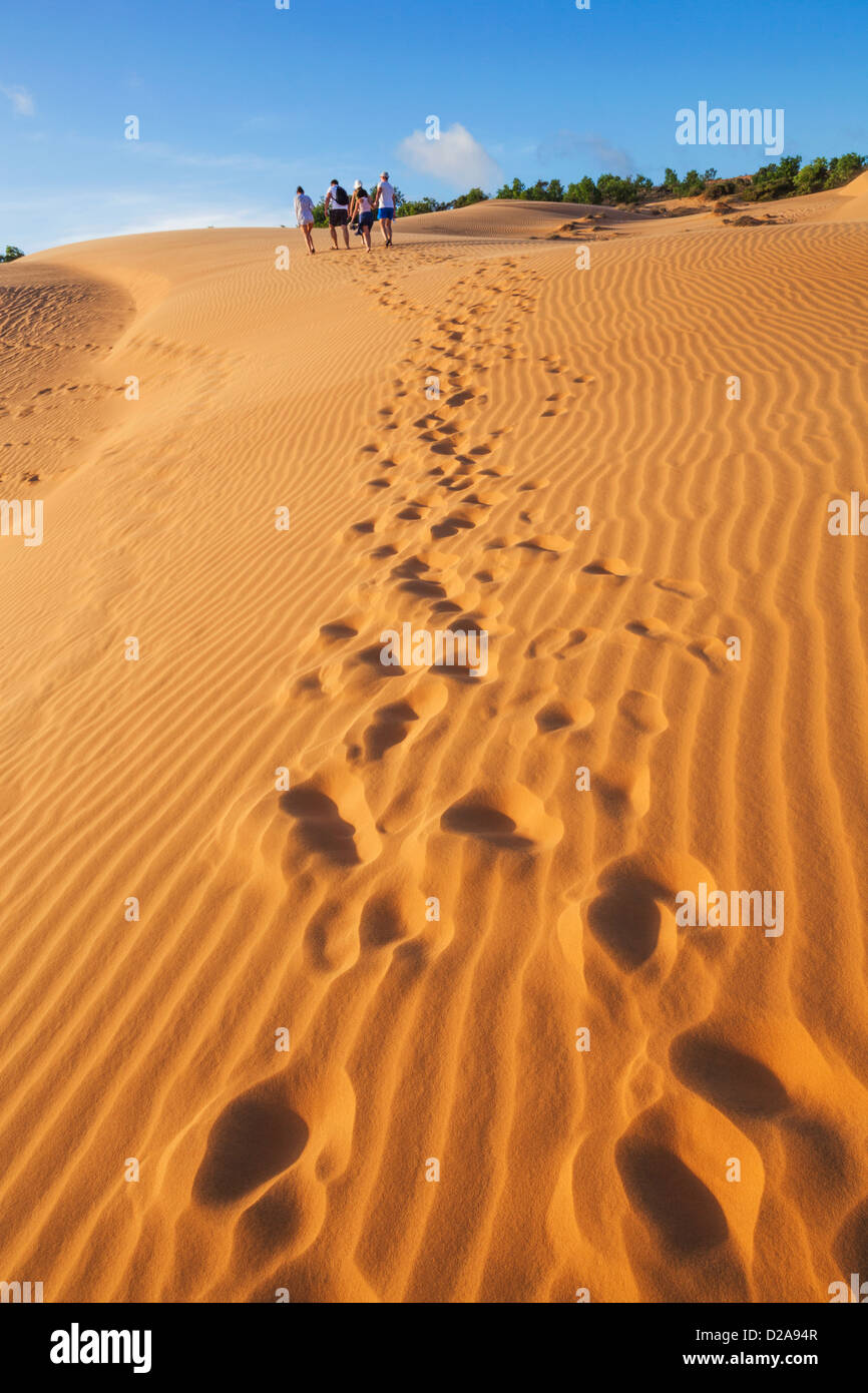 Vietnam, Mui Ne, Sand Dunes and Tourists Stock Photo - Alamy