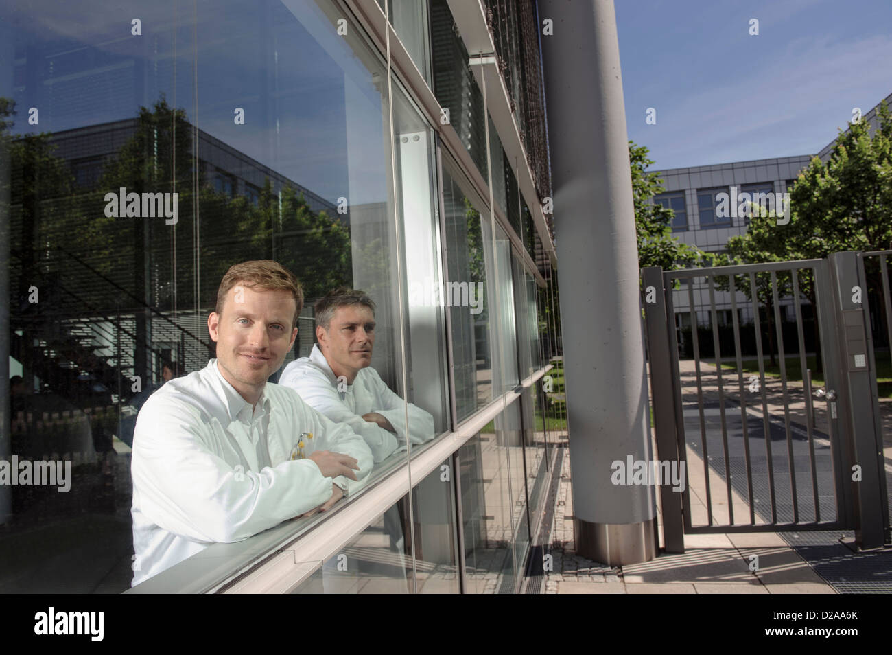 Doctors office exterior hi-res stock photography and images - Alamy