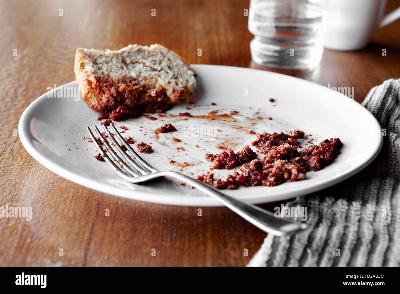 Empty plate hi-res stock photography and images - Alamy
