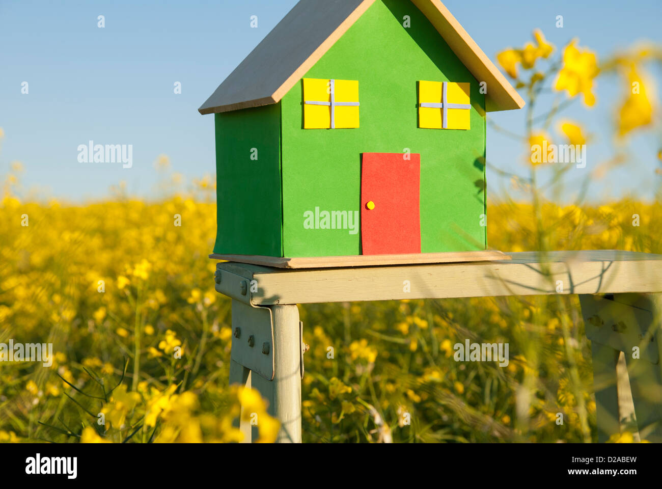 Flower field house hi-res stock photography and images - Alamy