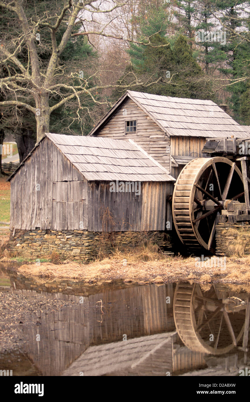 Mill in water hi-res stock photography and images - Alamy