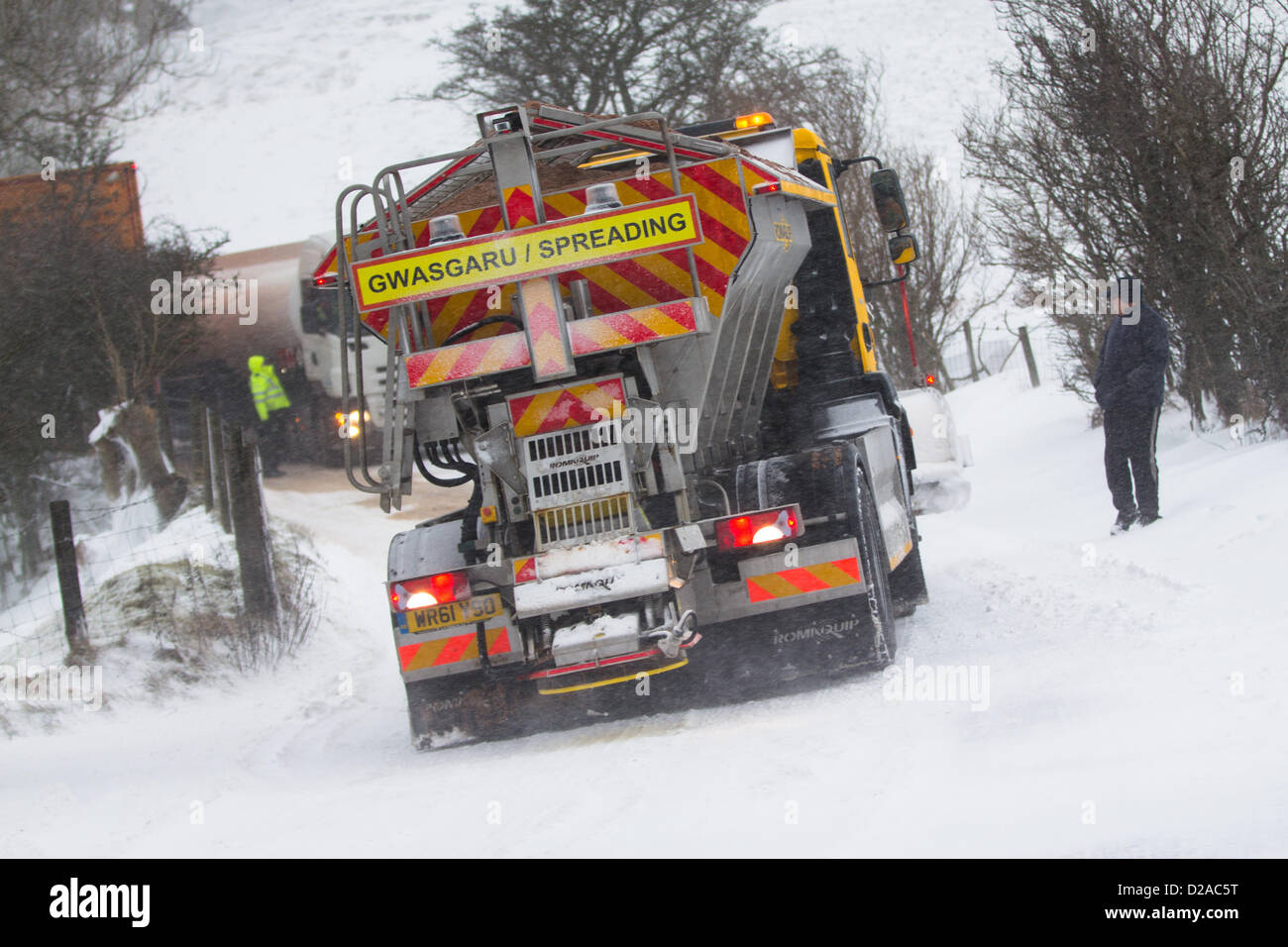 Wales, UK, 18 January 2013. A Halfords lorry gets stuck in snow and ...