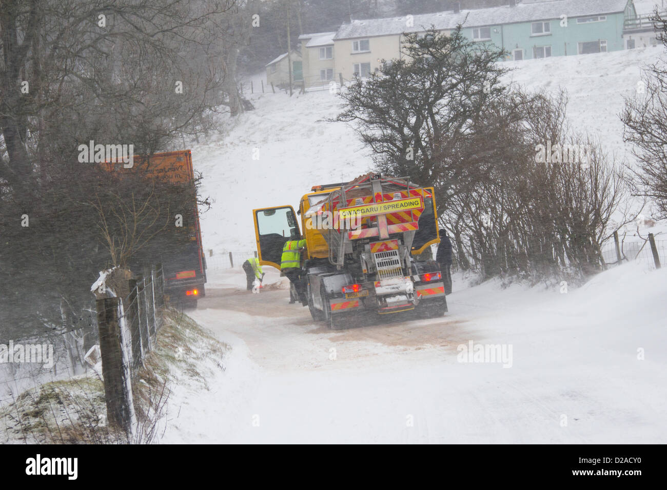 Lorry driving in heavy snow hi-res stock photography and images - Alamy