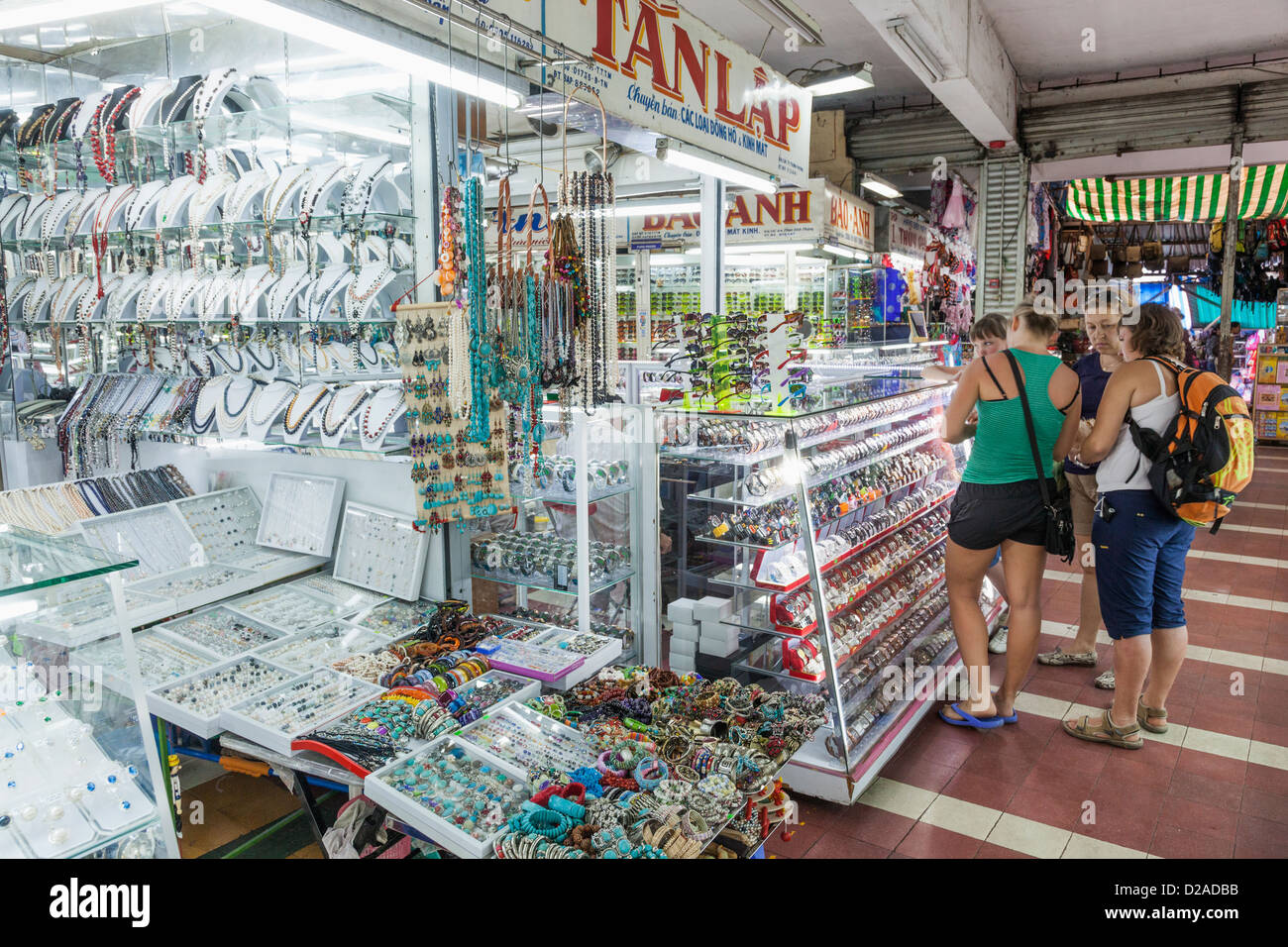 Vietnam, Nha Trang, Dam Market, Tourists Shopping Stock Photo - Alamy
