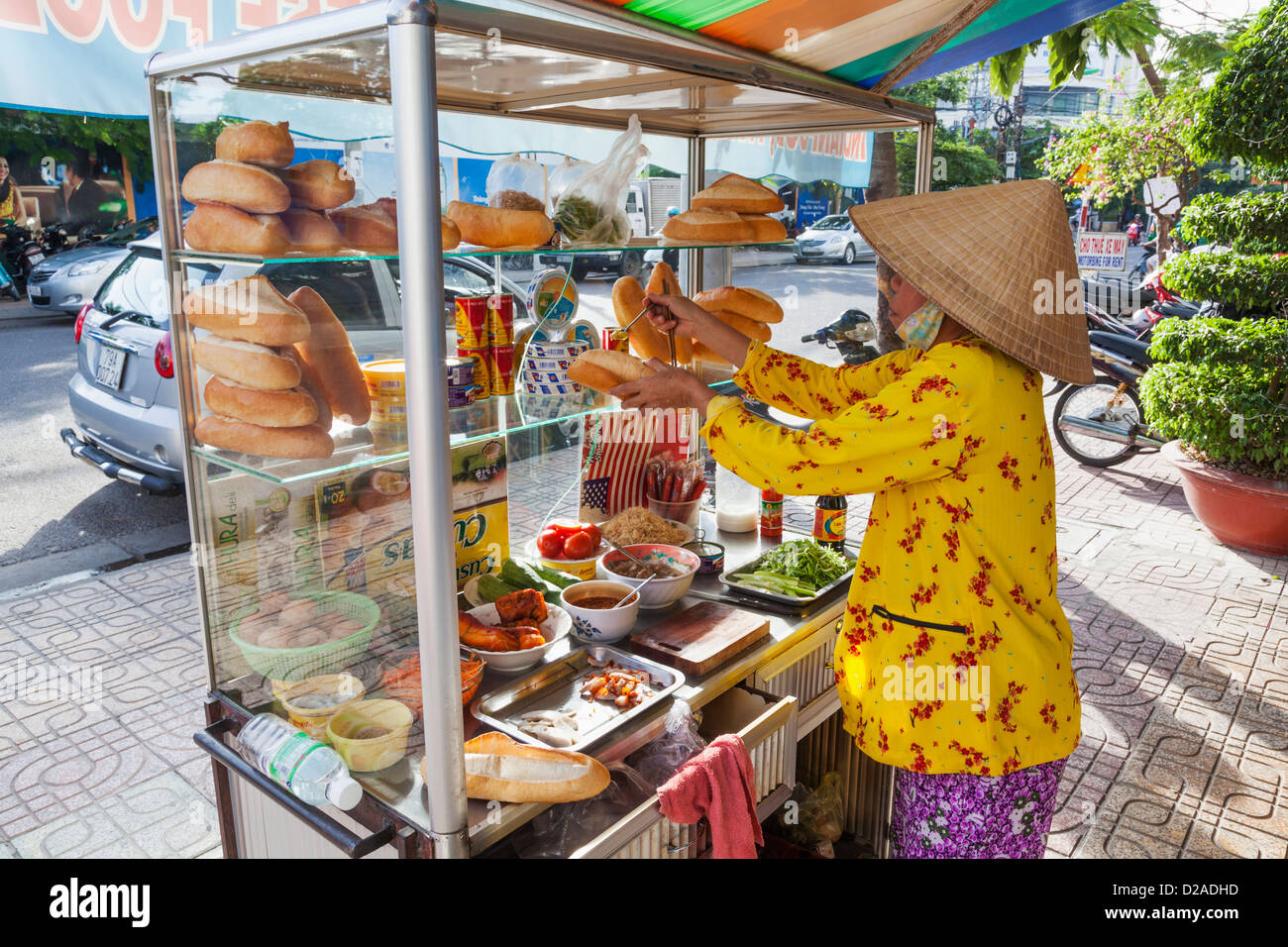 Vendor selling sandwiches hi-res stock photography and images - Alamy