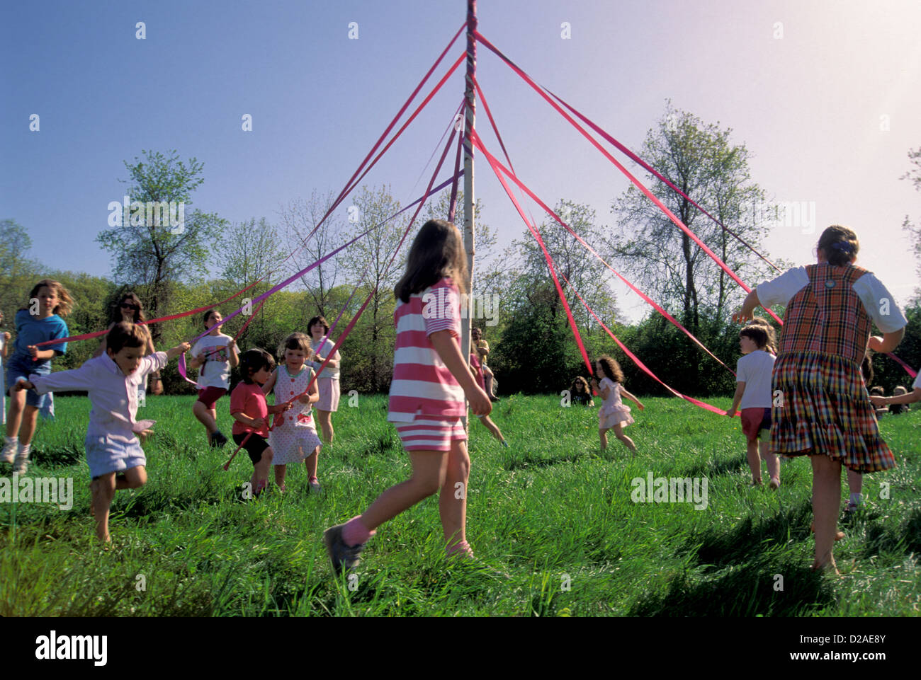 Dancing at may day hi-res stock photography and images - Alamy