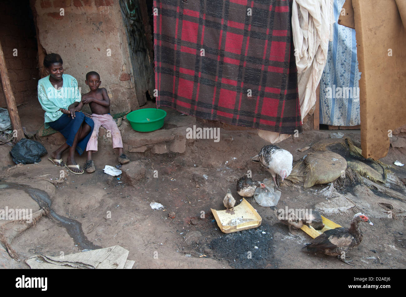 Kampala slum hi-res stock photography and images - Alamy