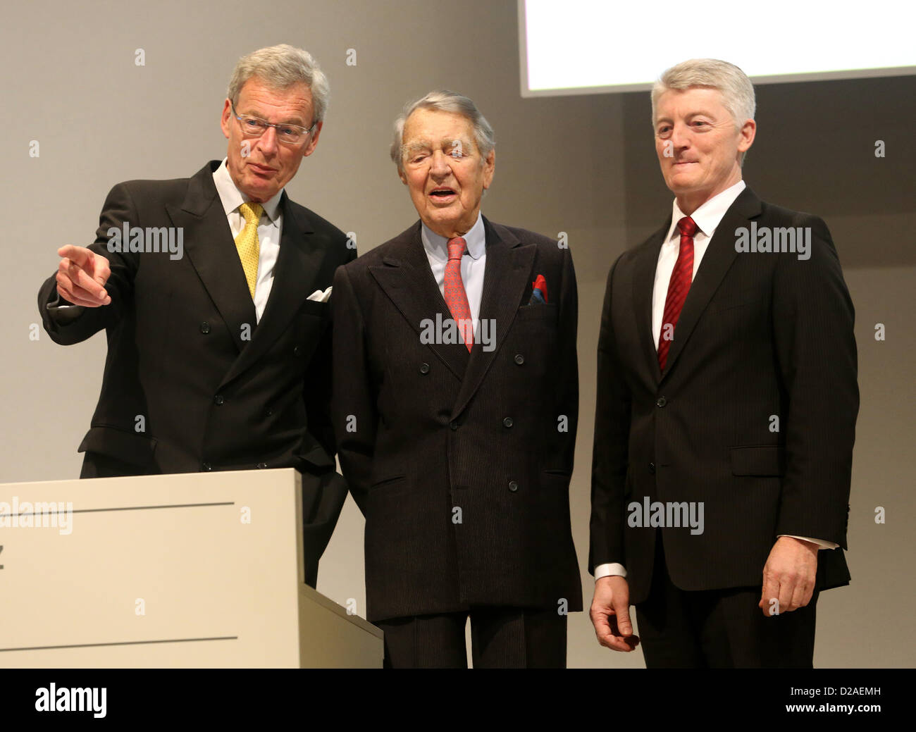 Chairman of the ThyssenKrupp Supervisory Board, Gerhard Cromme (L-R ...