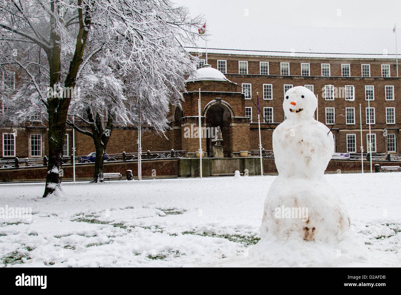 Bristol, UK. 18th Jan, 2013. A snowman in front of Bristol City Hall ...