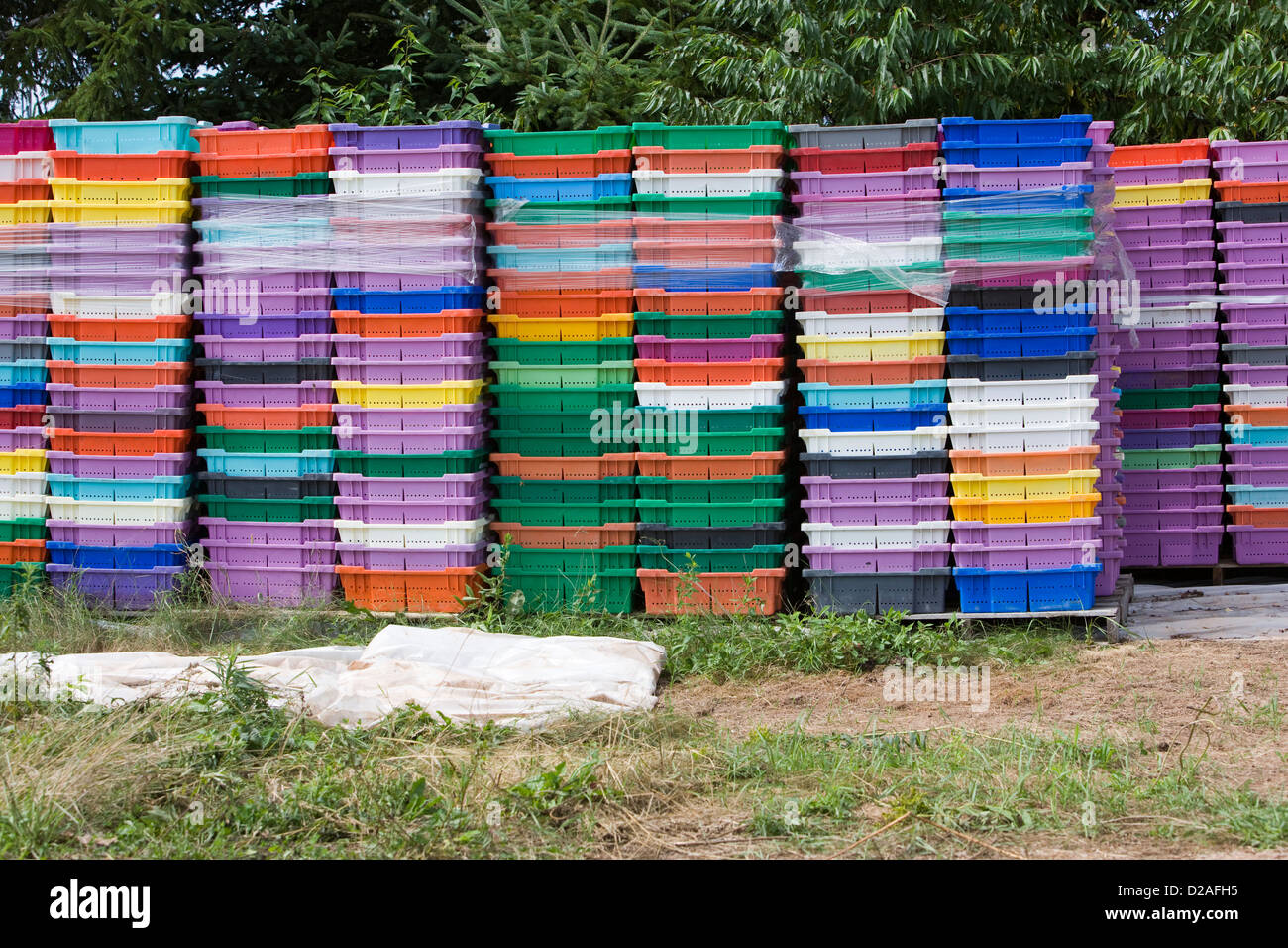 Fish crates hi-res stock photography and images - Alamy
