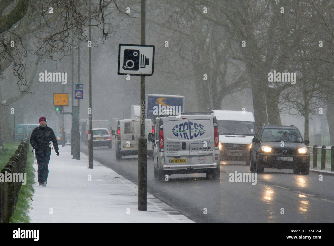 The south circular remains clear for now. Snowfall makes commuting more ...