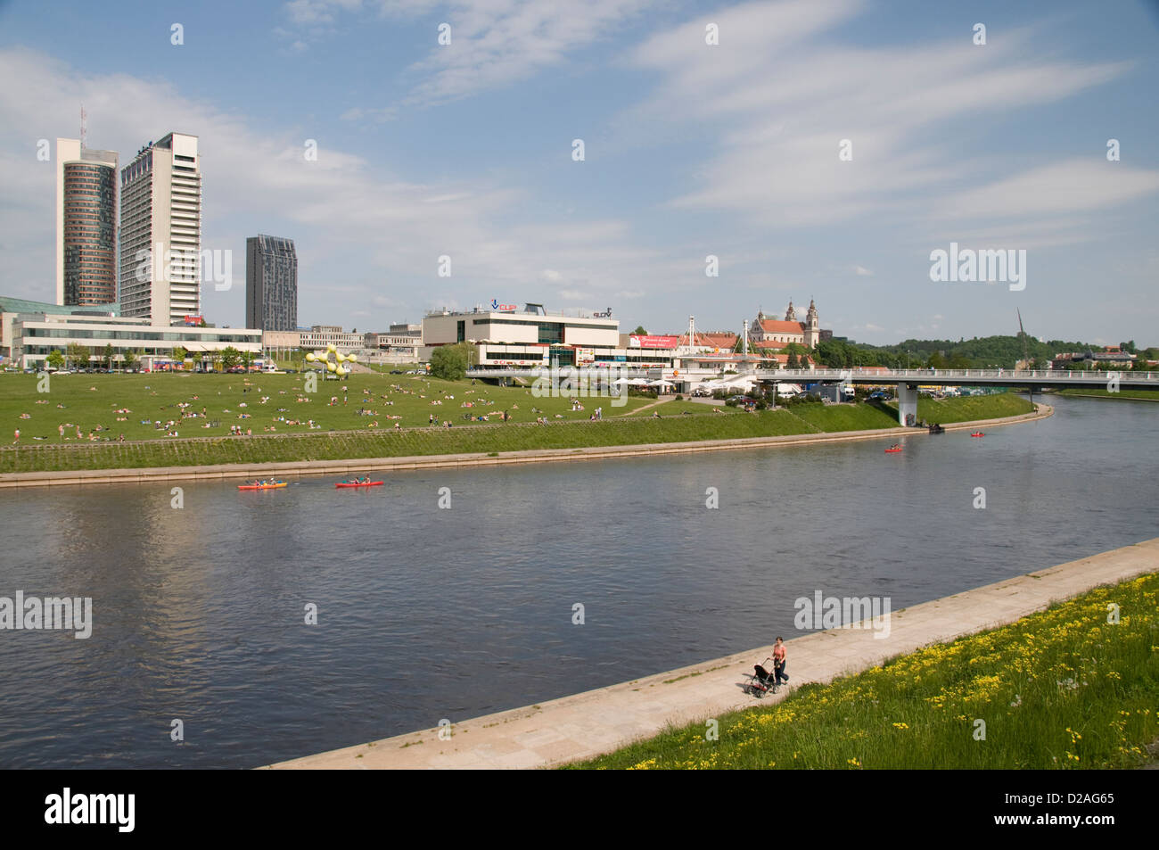 White bridge river neris vilnius hi-res stock photography and images ...