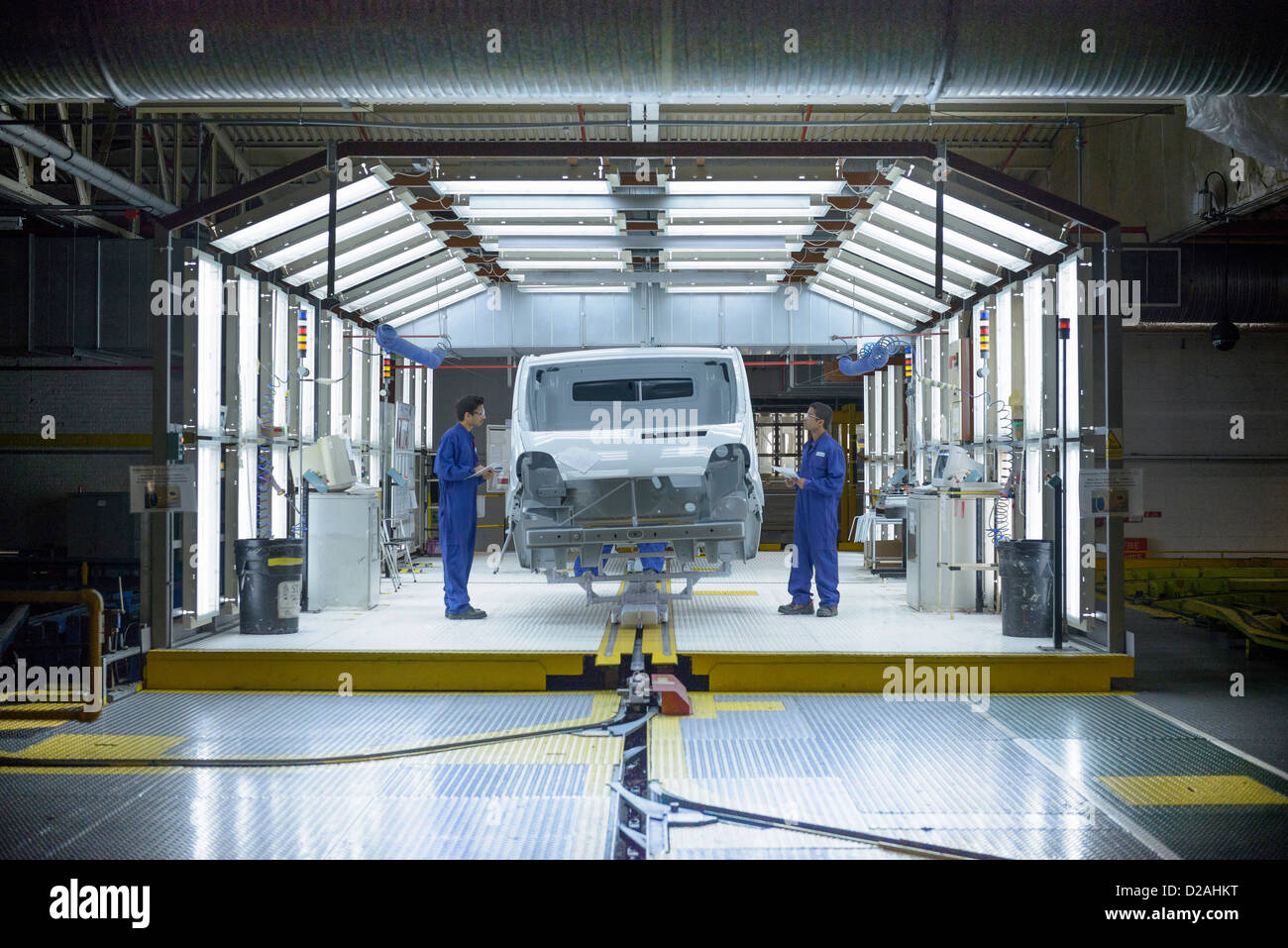 Auto Workers Factory Stock Photos & Auto Workers Factory Stock Images ...