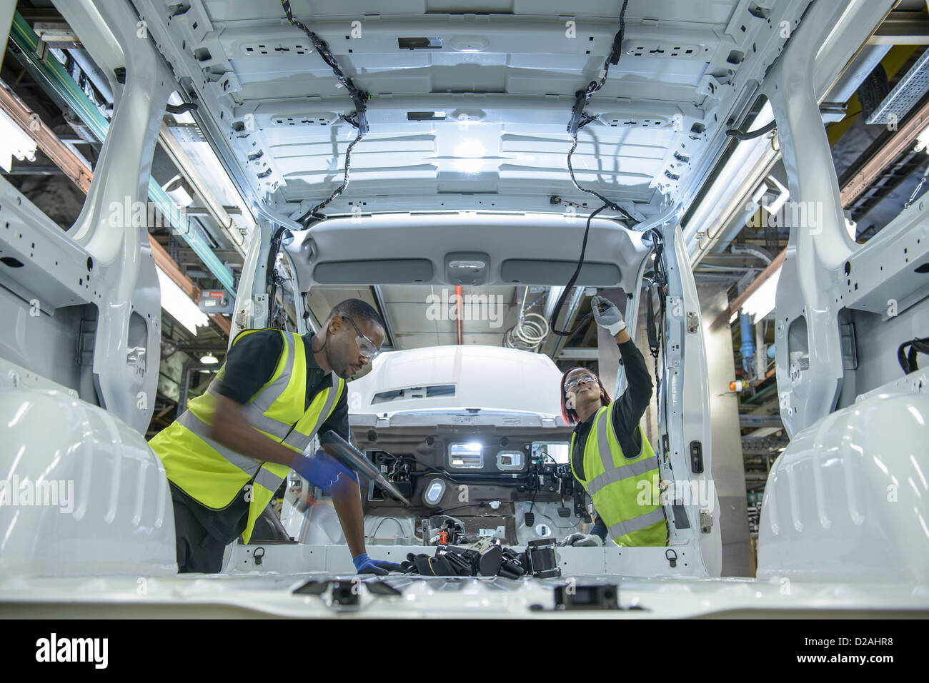 Car factory workers hi-res stock photography and images - Alamy