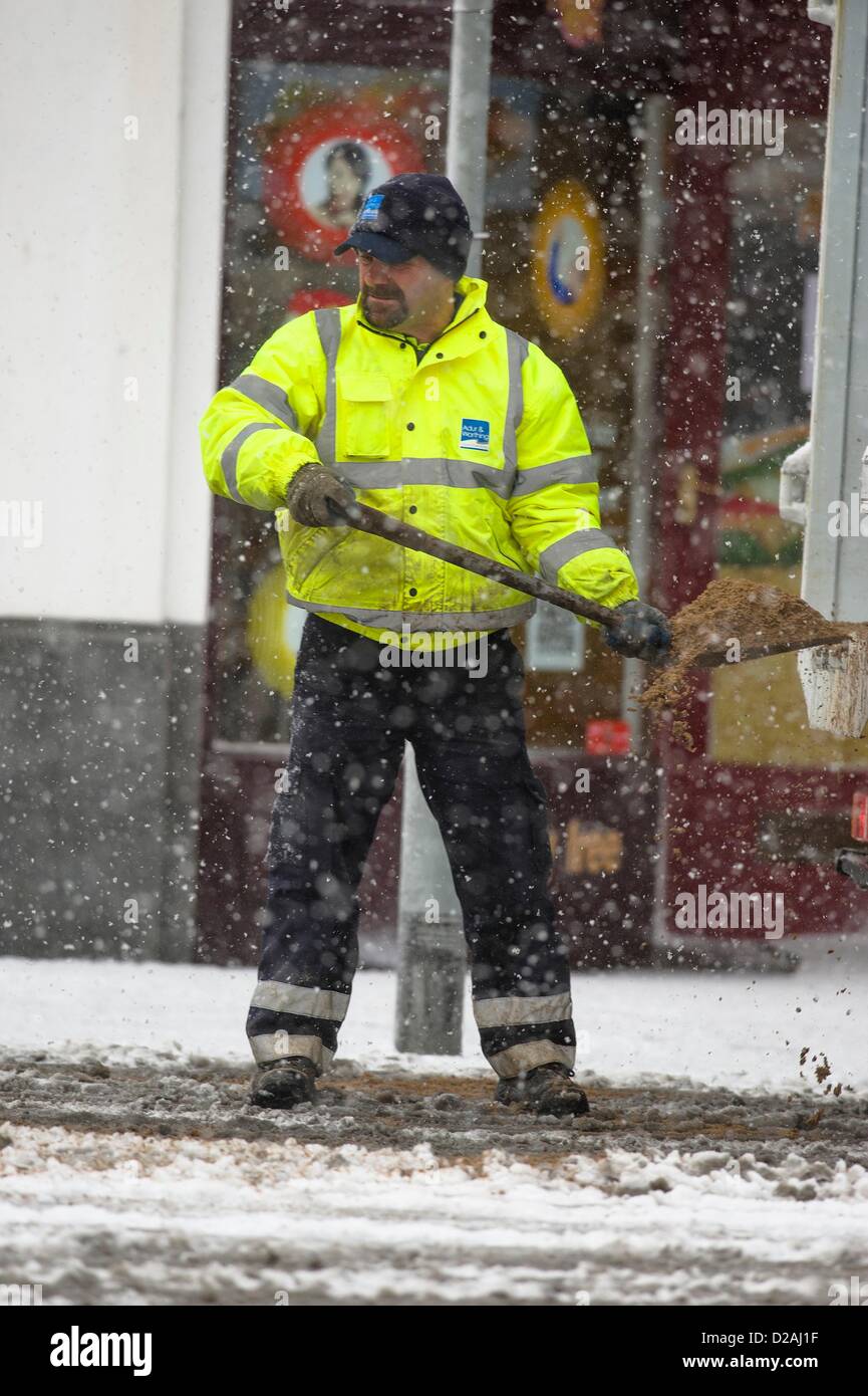 News gritting hi-res stock photography and images - Alamy
