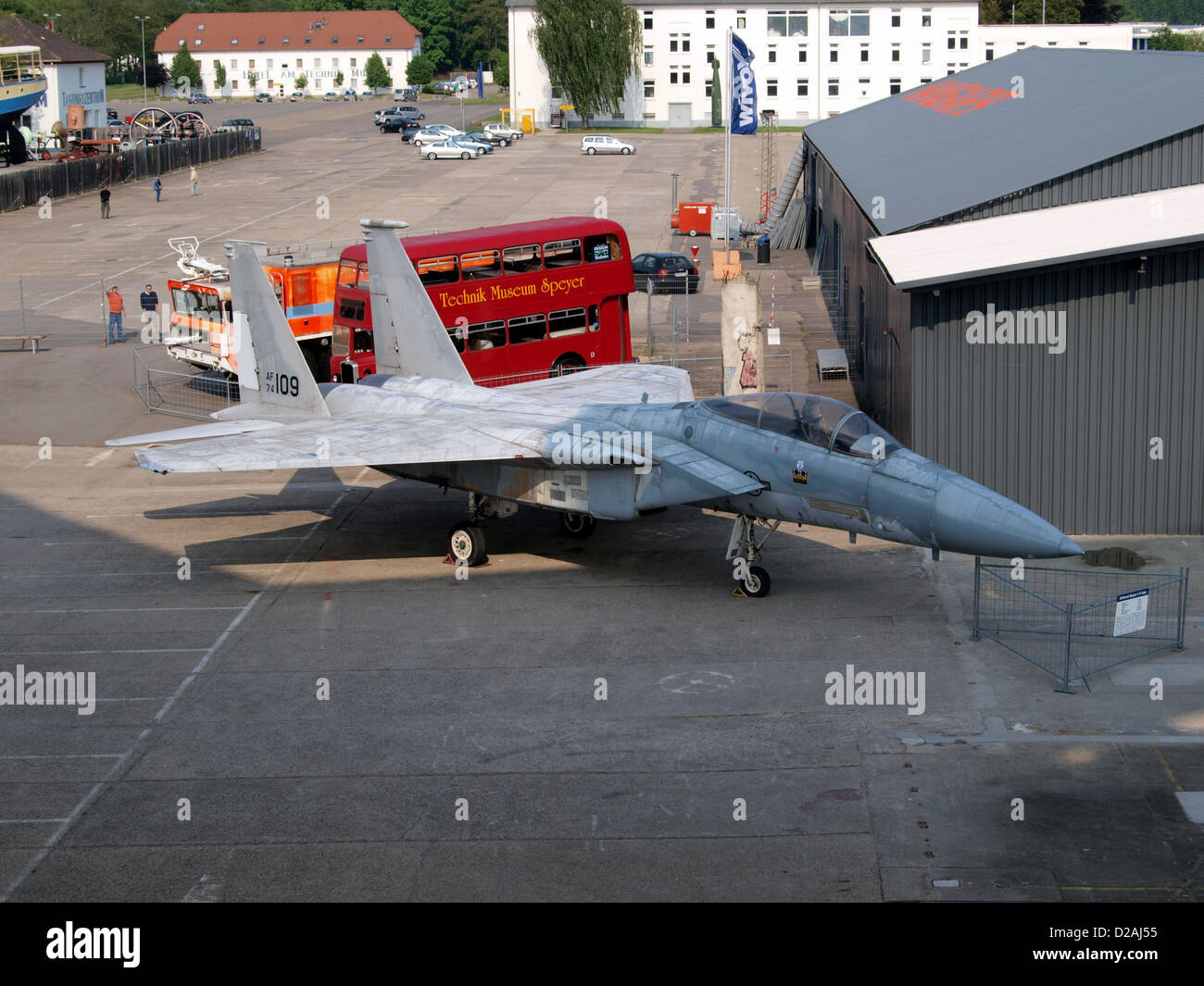 F-15A 'Satellite Killer' launching an ASM-135A anti-satellite missile ...