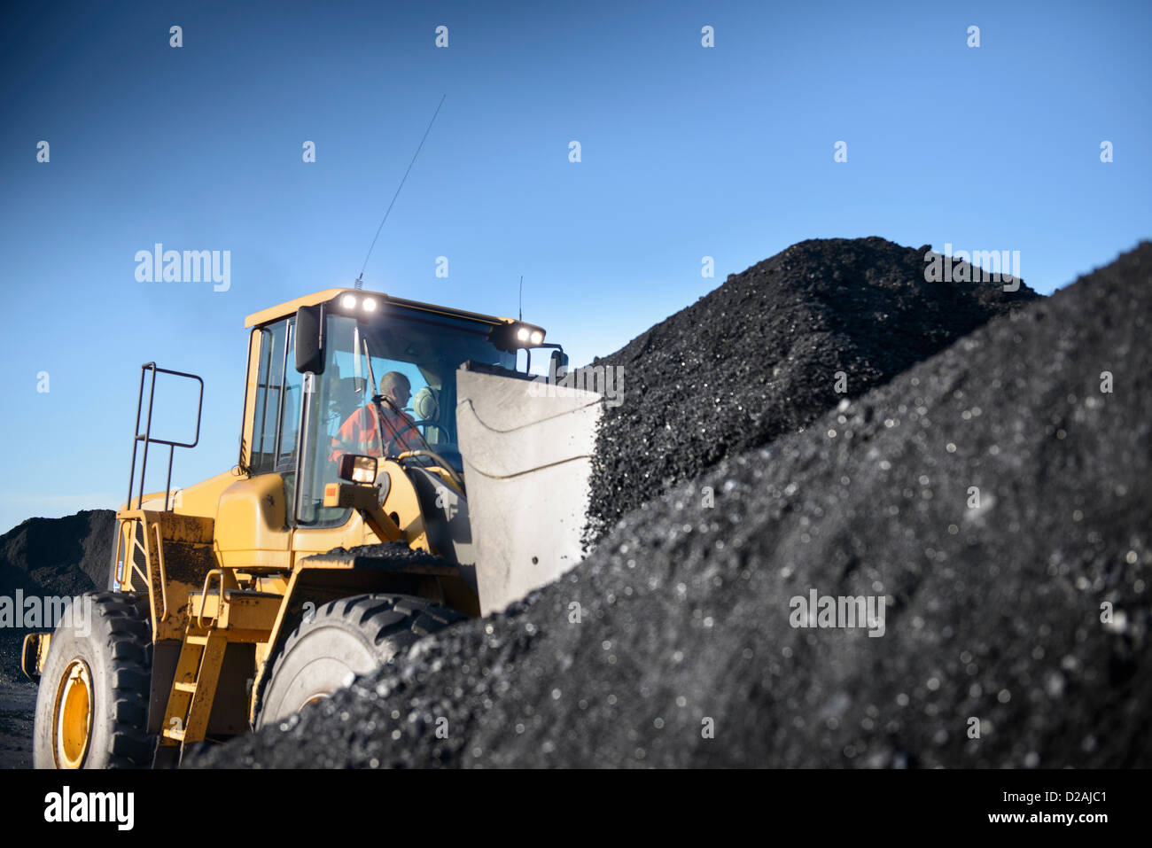 Male operating excavator hi-res stock photography and images - Alamy